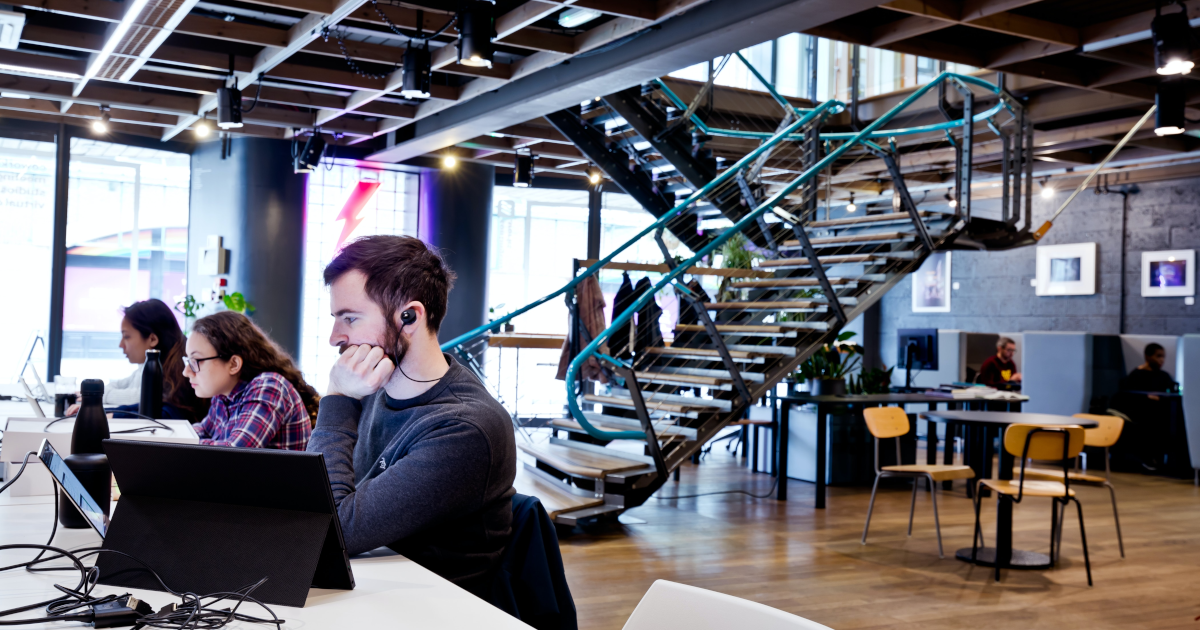 Hot Desking: A Dynamic Approach to Workspace Flexibility | Hot Desk